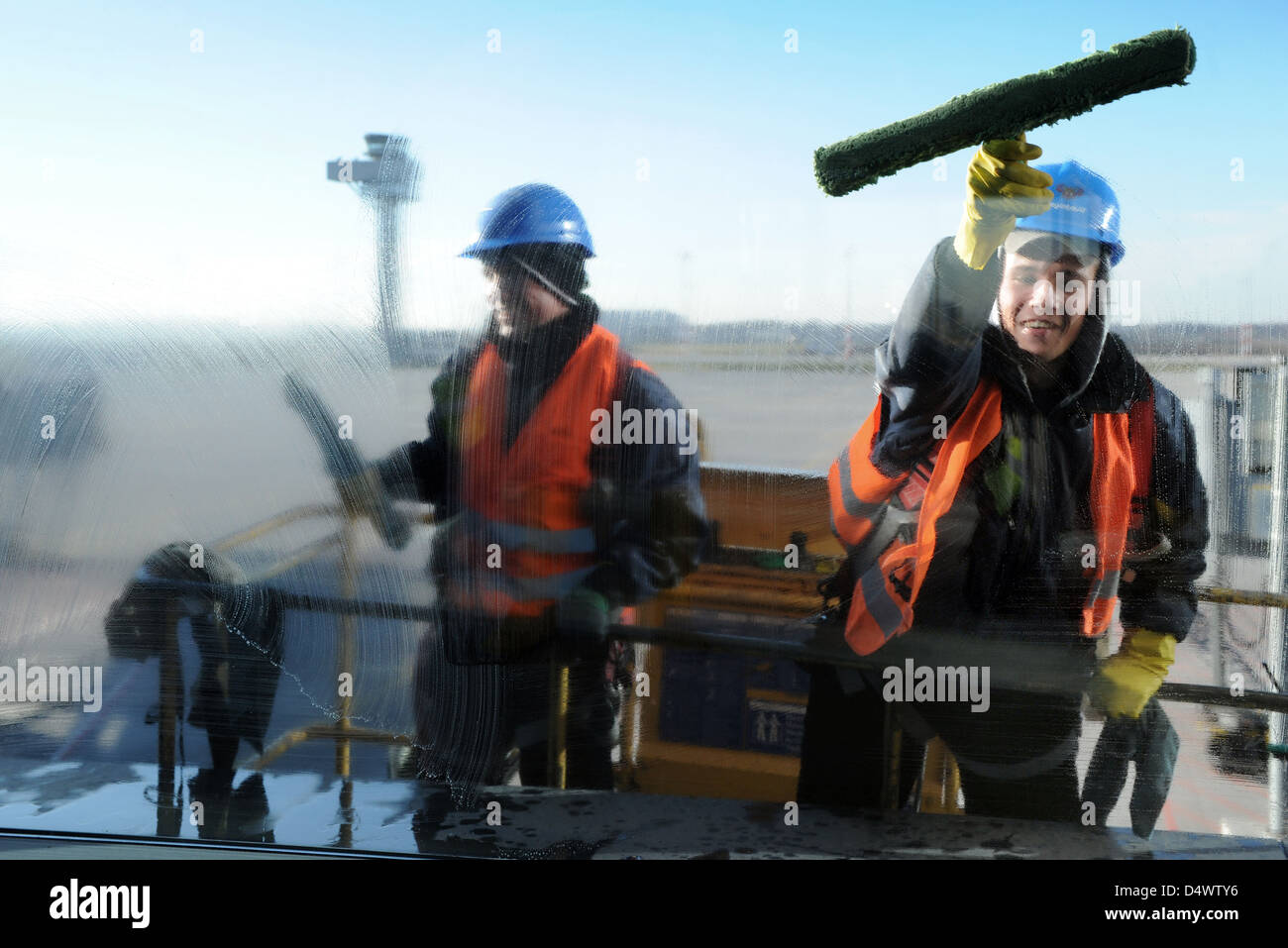 Airport cleanliness worker hi-res stock photography and images - Alamy