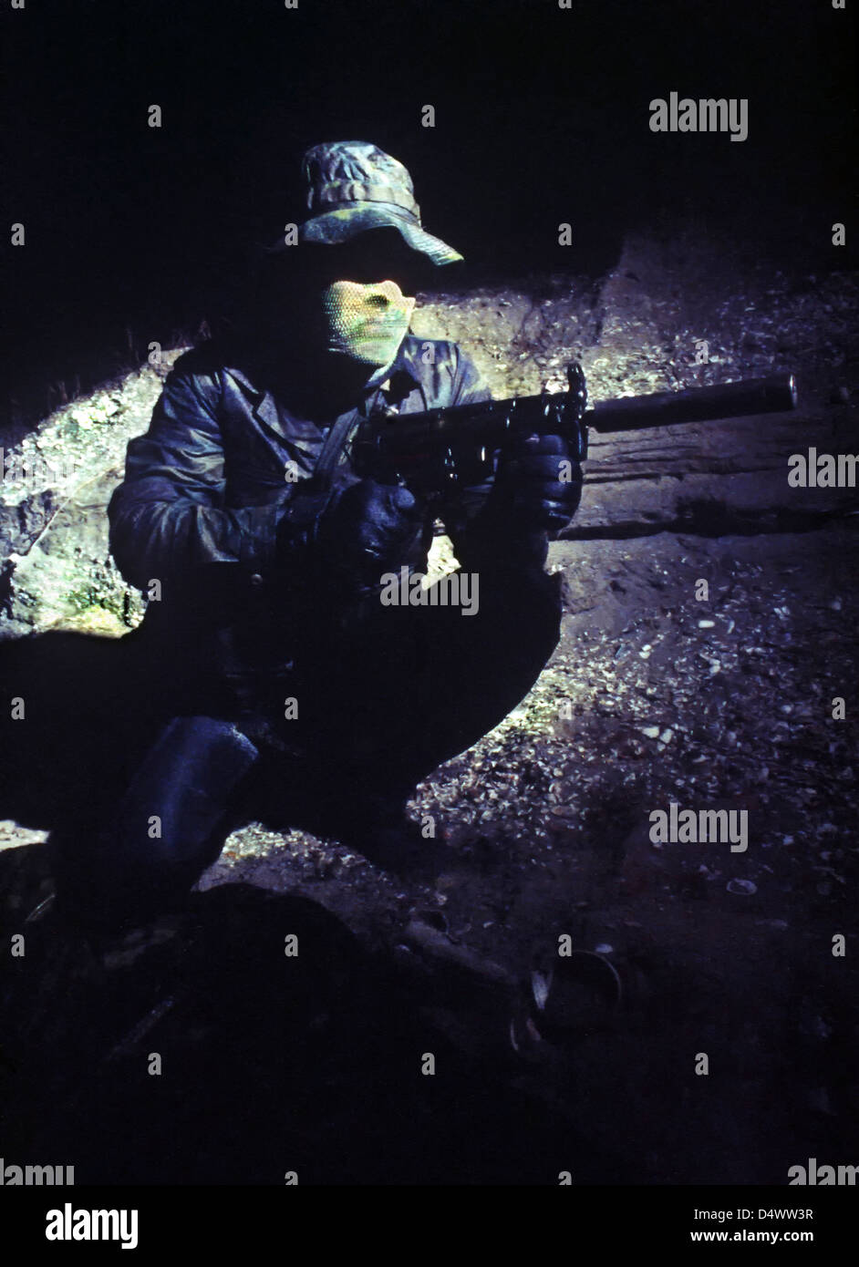 Mp5 submachine gun hi-res stock photography and images - Alamy