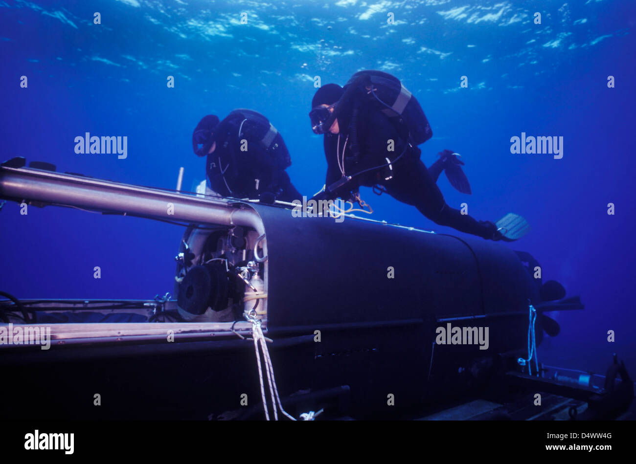 Combat swimmers swim above a Seal Delivery Vehicle Stock Photo - Alamy