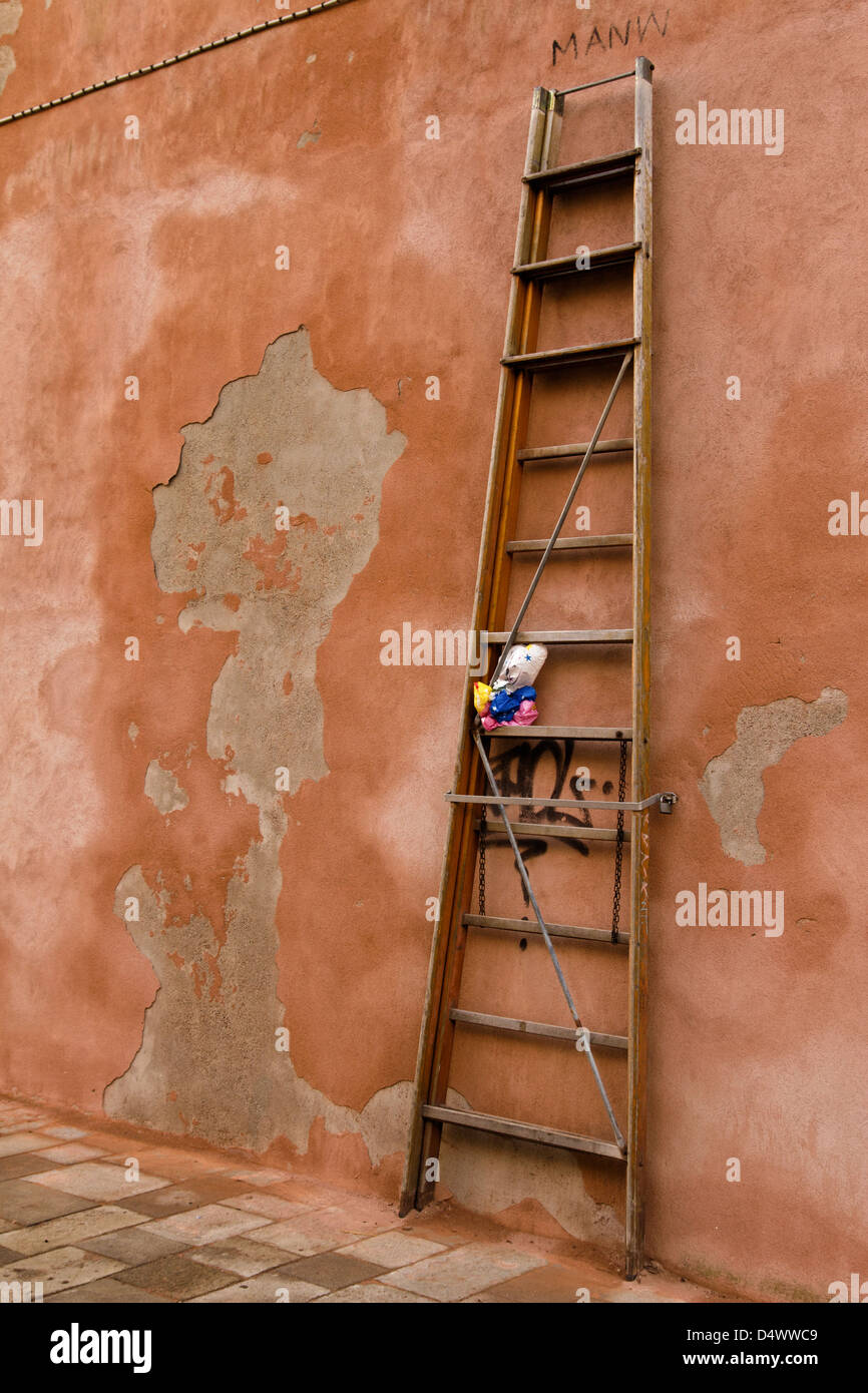 Ladder construction hi-res stock photography and images - Alamy