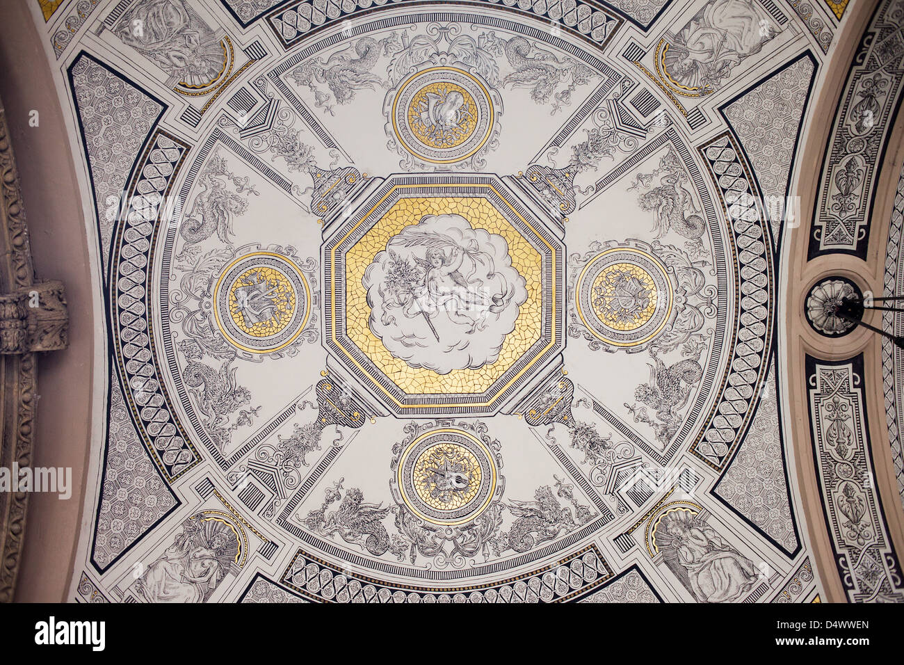 Opera house ceiling hi-res stock photography and images - Alamy