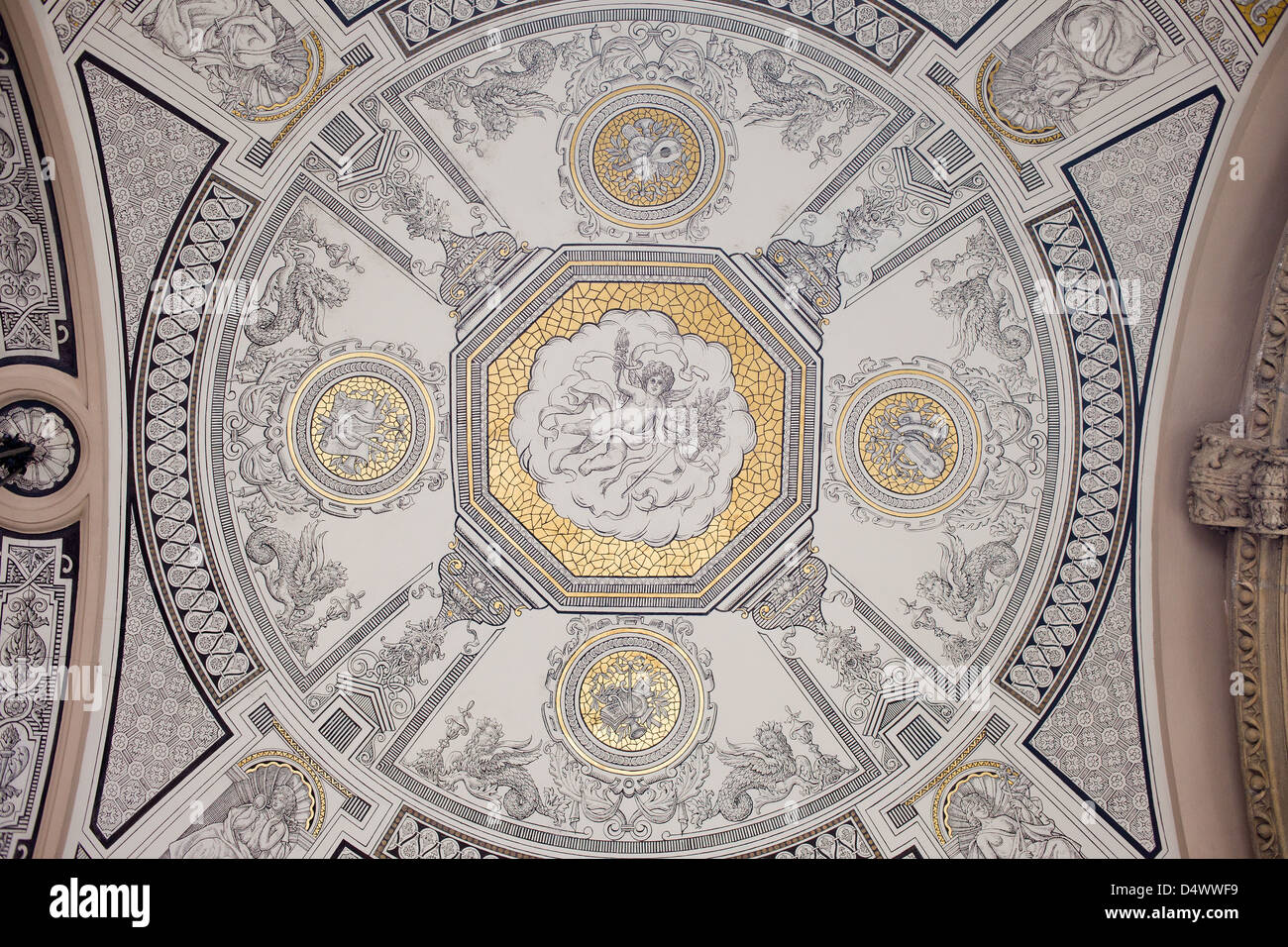 Opera house exterior hi-res stock photography and images - Alamy