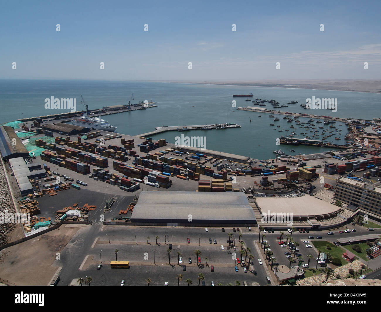 The port of Arica in Northern Chile. Cruise liner Discovery is moored ...