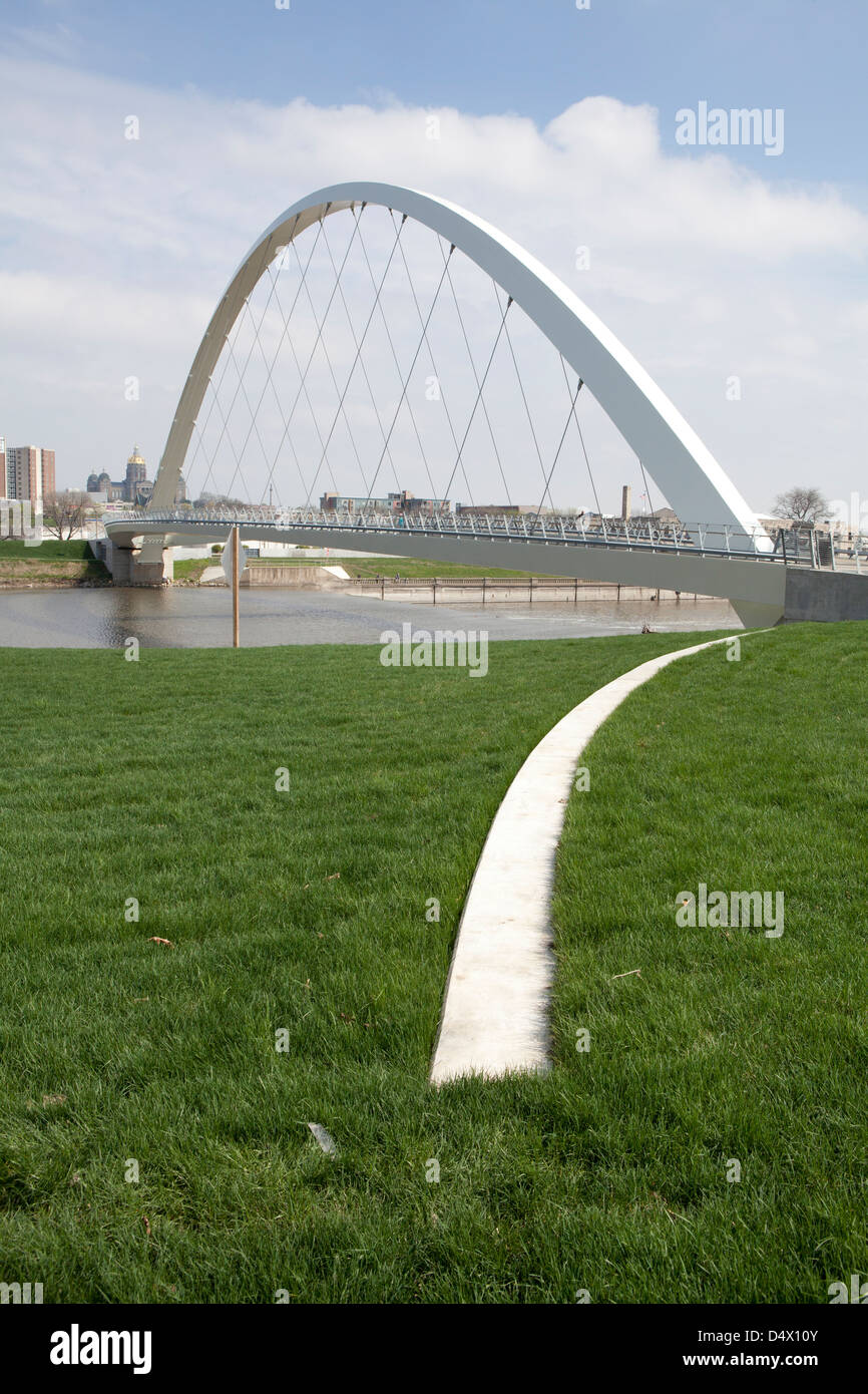 Des moines, iowa bridge hi-res stock photography and images - Alamy