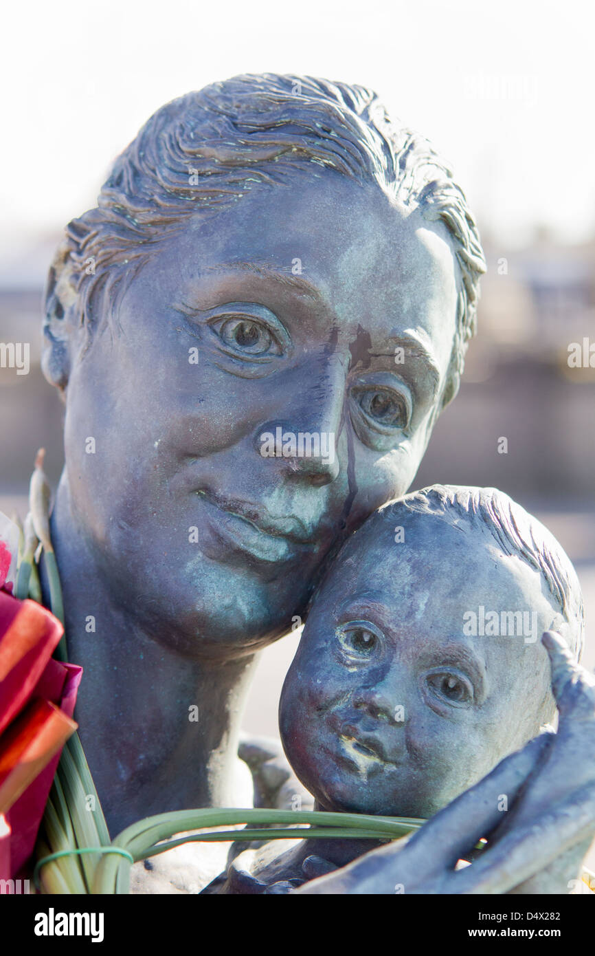 The welcome home statue at Fleetwood, Lancashire, England Stock Photo ...