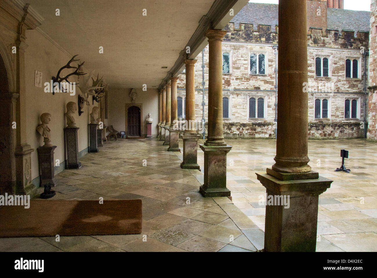 Medieval courtyard hi-res stock photography and images - Alamy