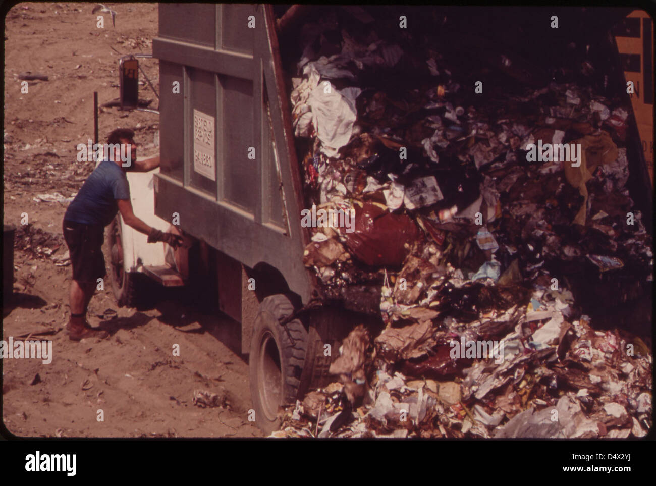 1970s garbage truck hi-res stock photography and images - Alamy