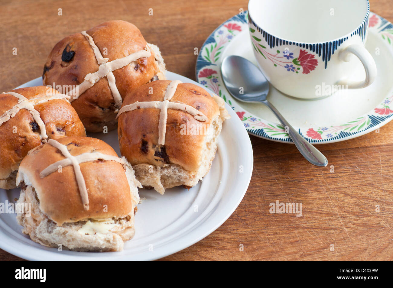 Tea hot cross buns hi-res stock photography and images - Alamy