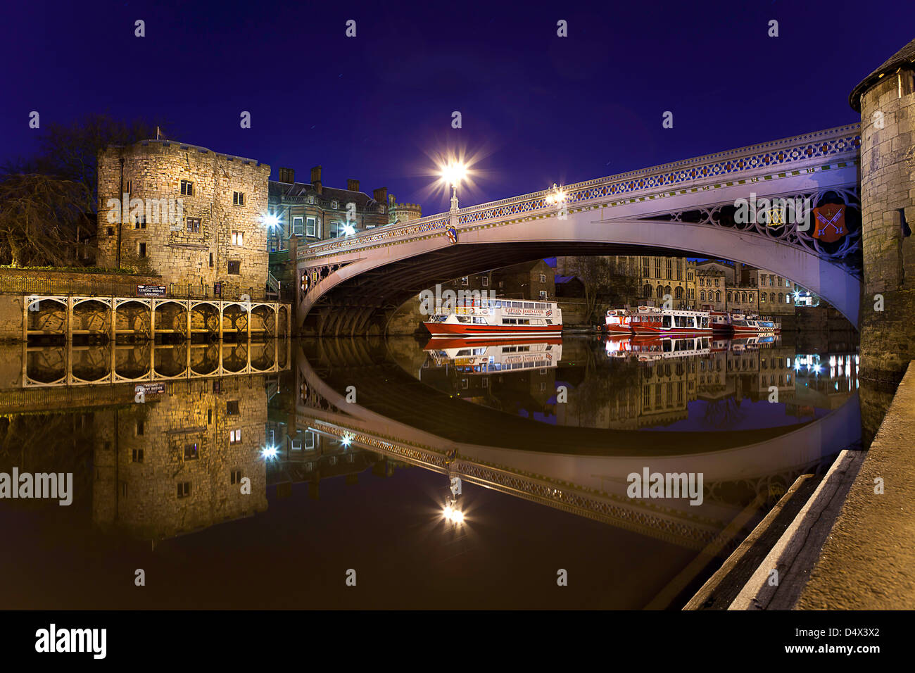 Lendal Bridge Dawn on the river Ouse in York England Stock Photo - Alamy