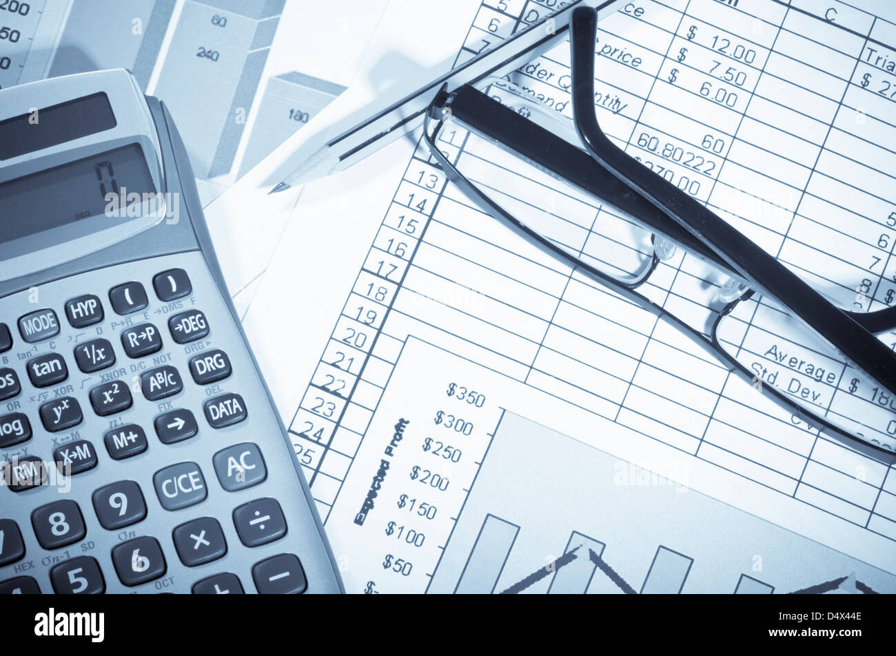 Accountancy analyze hi-res stock photography and images - Alamy
