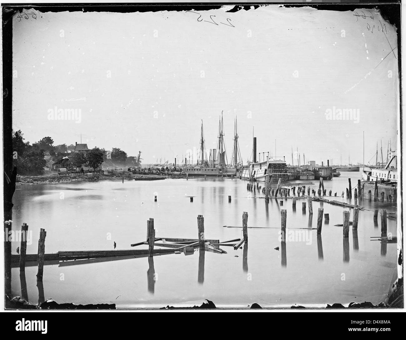 Virginia james river Black and White Stock Photos & Images - Alamy