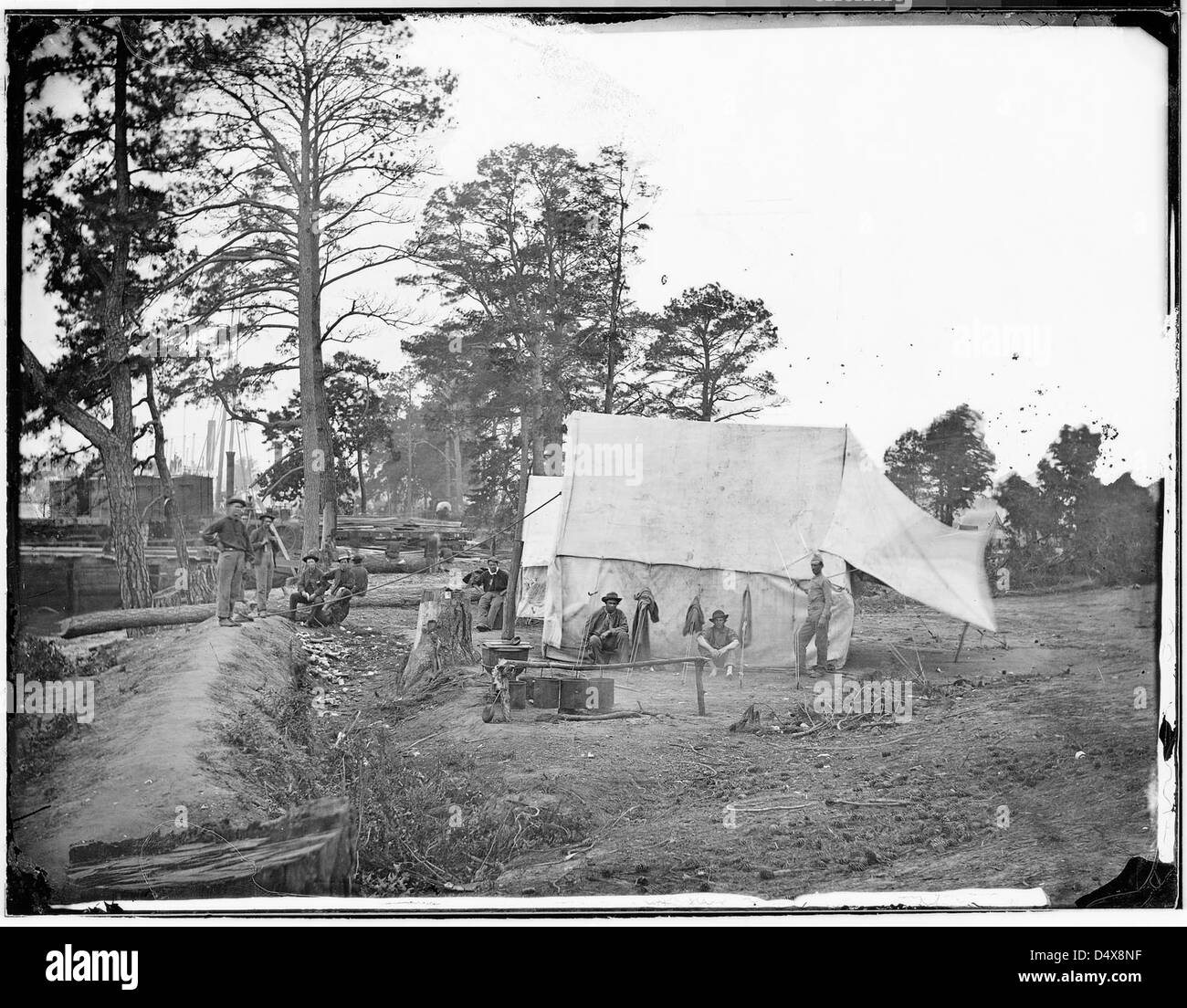 Civil war soldier cooking hi-res stock photography and images - Alamy