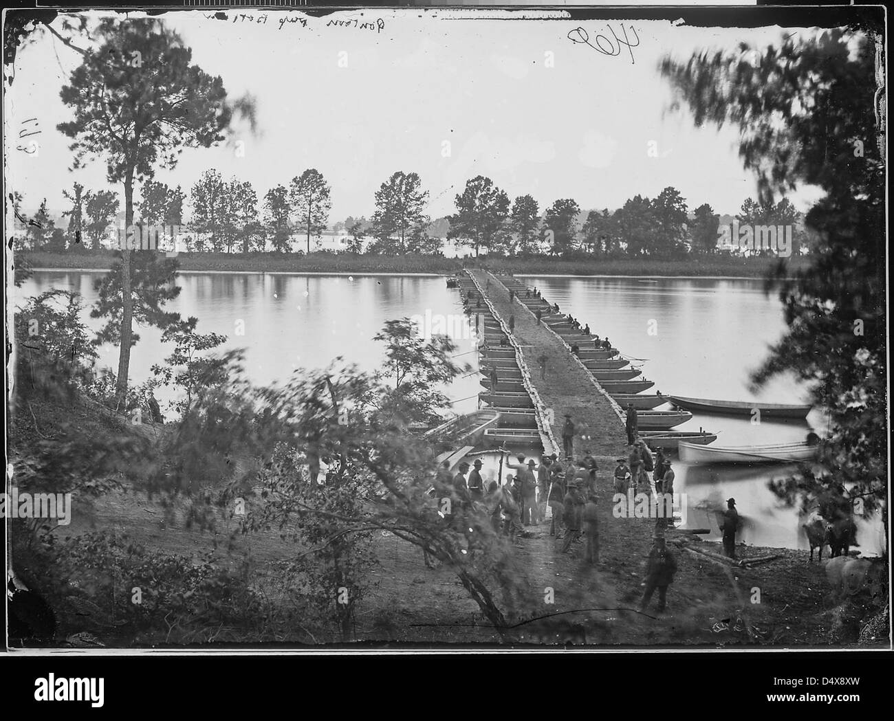 Civil war pontoon bridge james hi-res stock photography and images - Alamy
