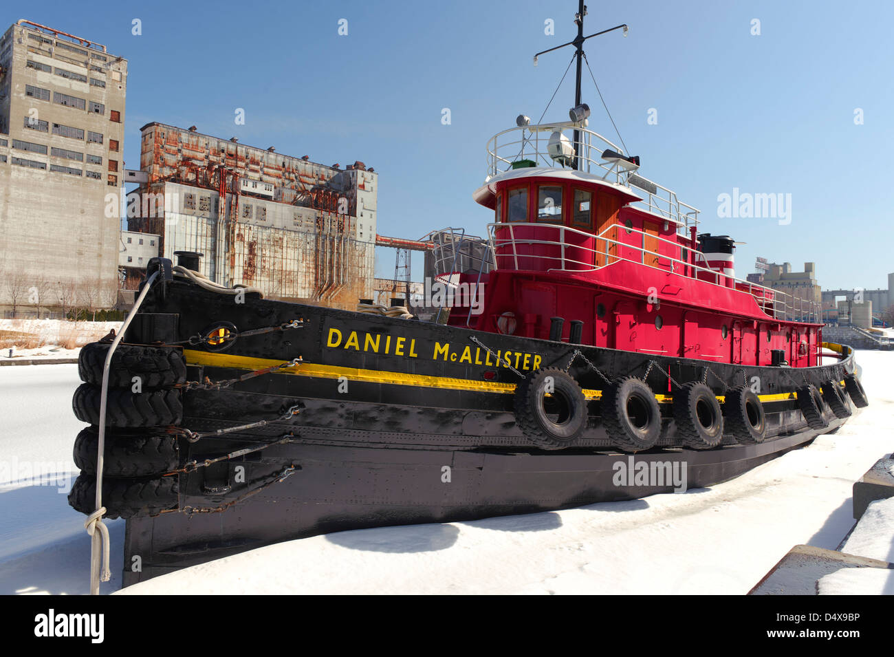 Tugboat in the port hi-res stock photography and images - Alamy