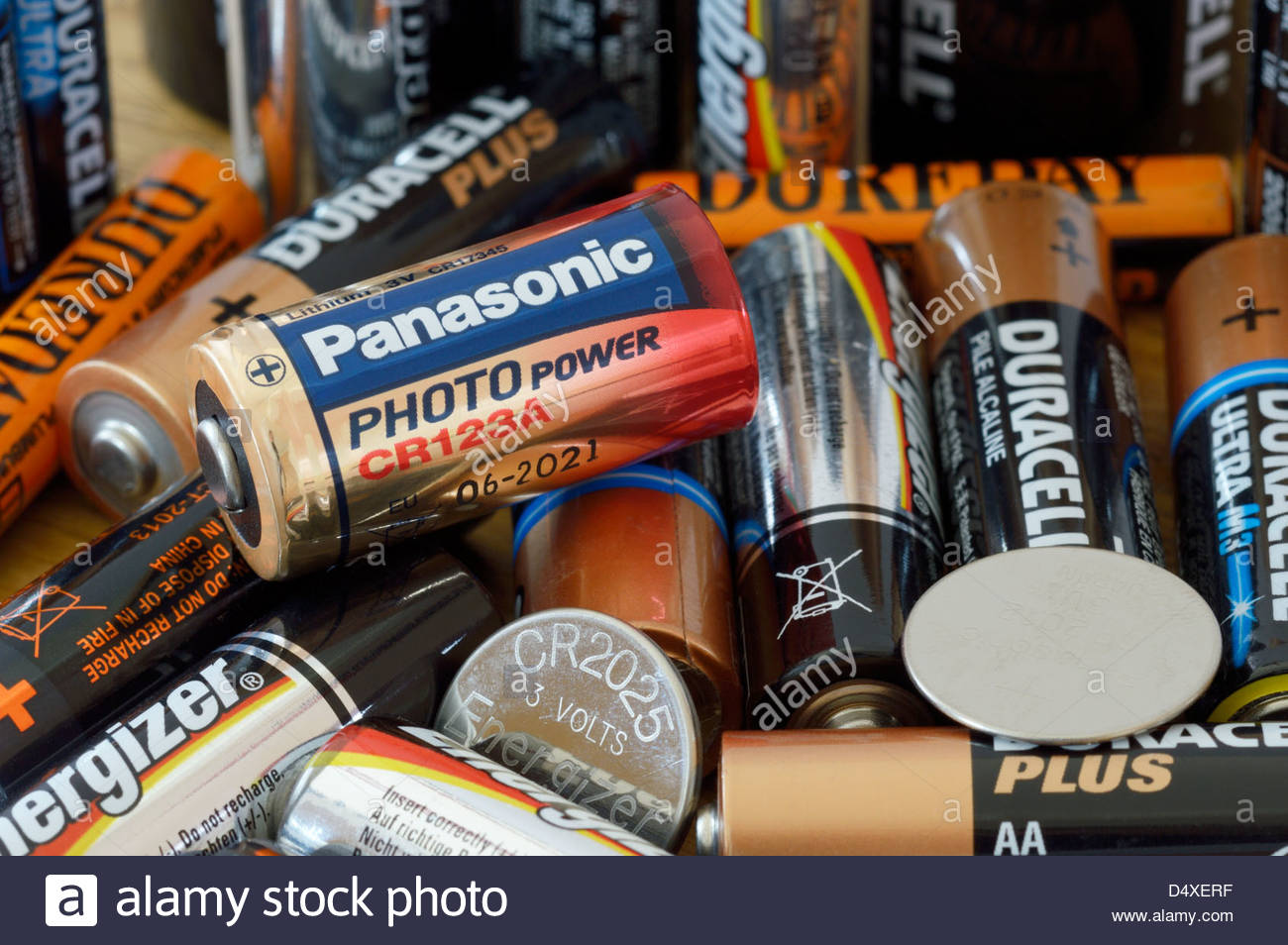 Pile Of Batteries High Resolution Stock Photography and Images - Alamy
