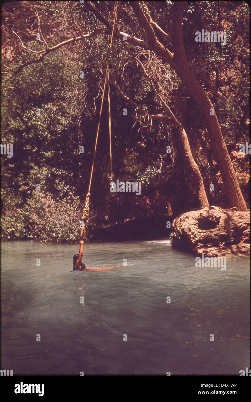 Ropeswing hi-res stock photography and images - Alamy