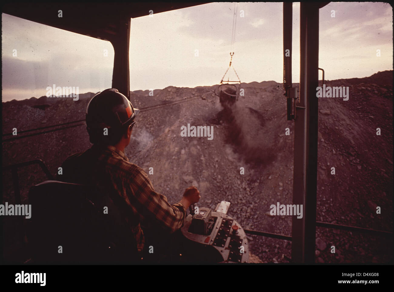 Coal scoop hi-res stock photography and images - Alamy