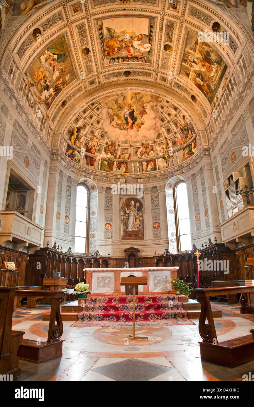 Verona cathedral interior hi-res stock photography and images - Alamy