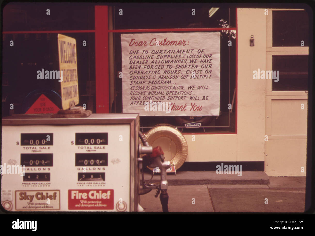 A 1973 image of a closed service station due to a gas pump shortage ...