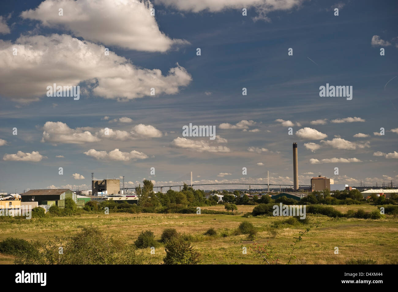 The QE II motorway bridge carrying the M25 across the River Thames ...