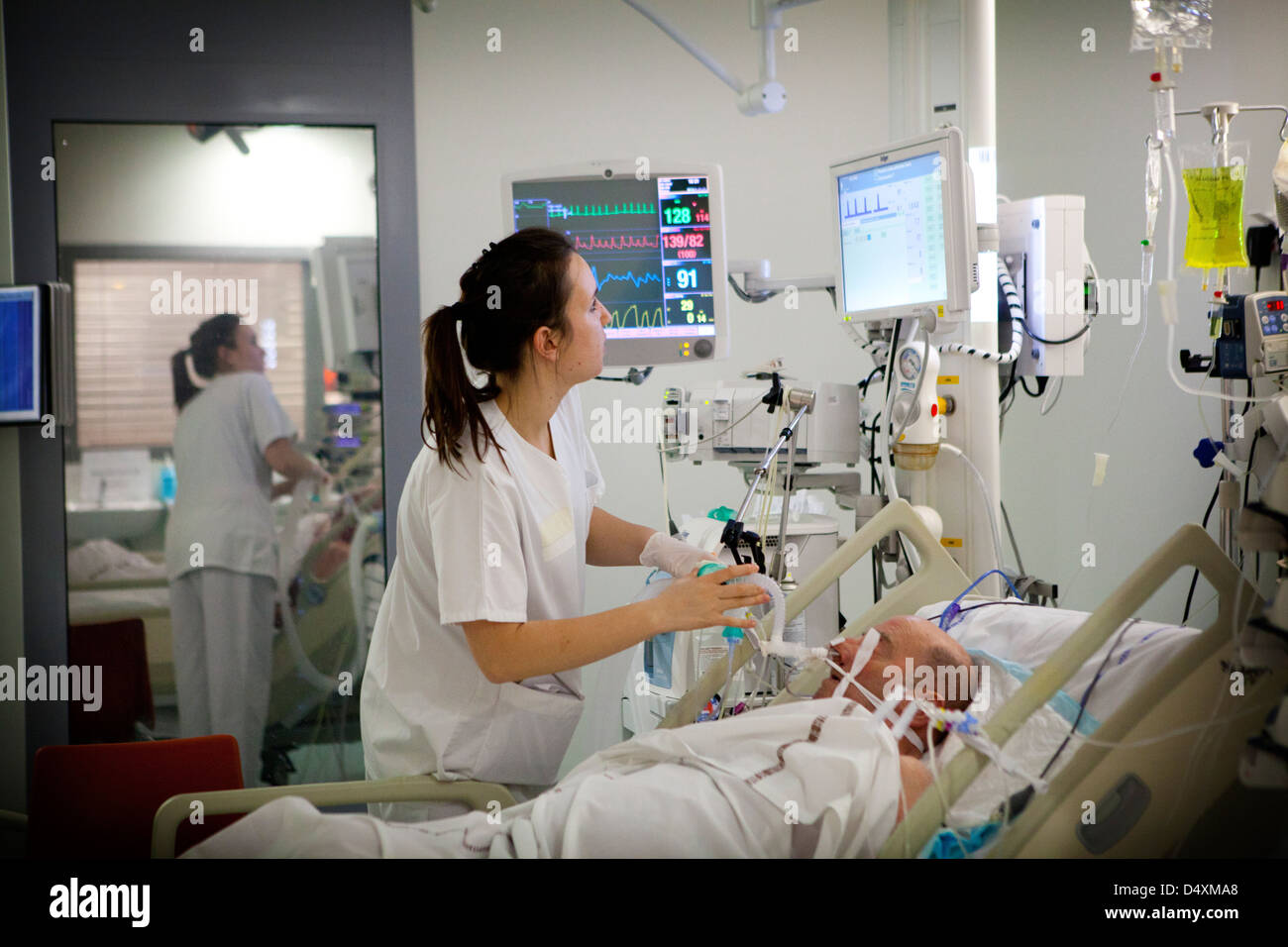INTENSIVE CARE UNIT Stock Photo - Alamy