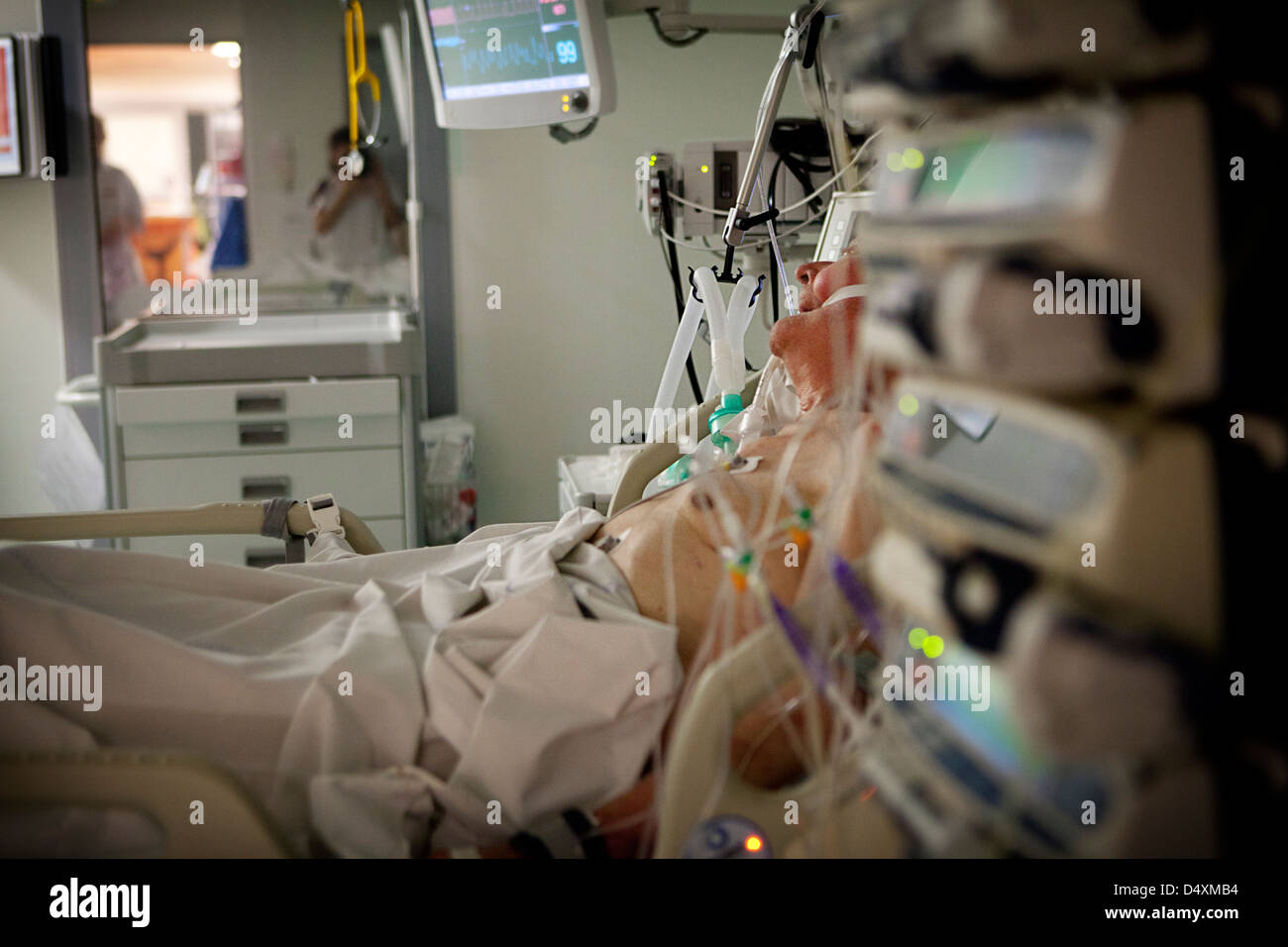 INTENSIVE CARE UNIT Stock Photo - Alamy