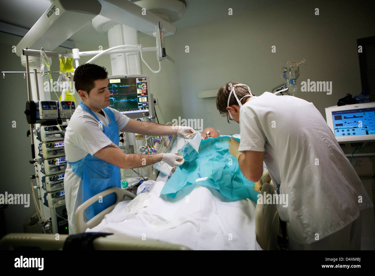Intensive care unit icu elderly hi-res stock photography and images - Alamy