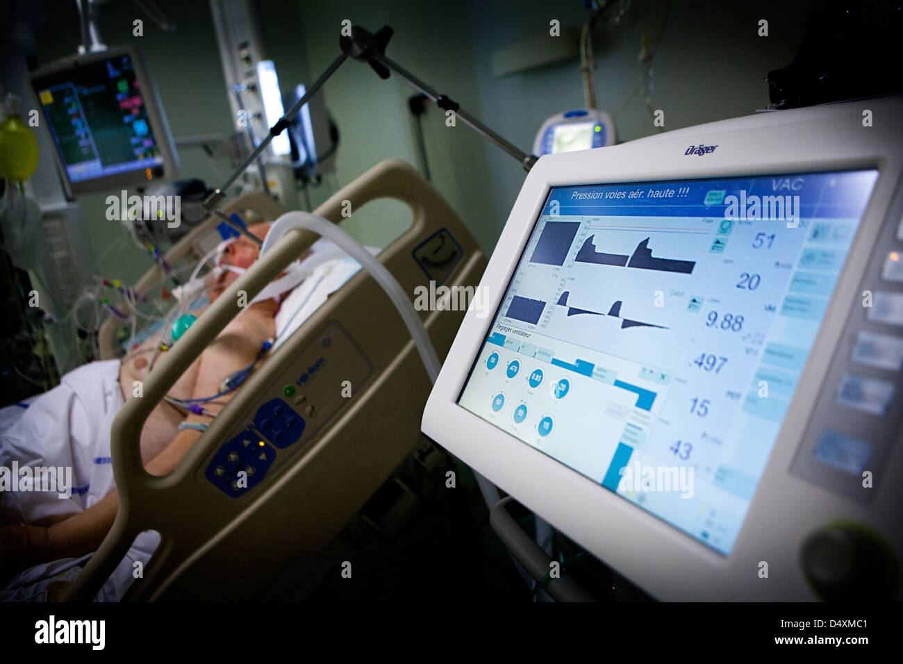 INTENSIVE CARE UNIT Stock Photo - Alamy