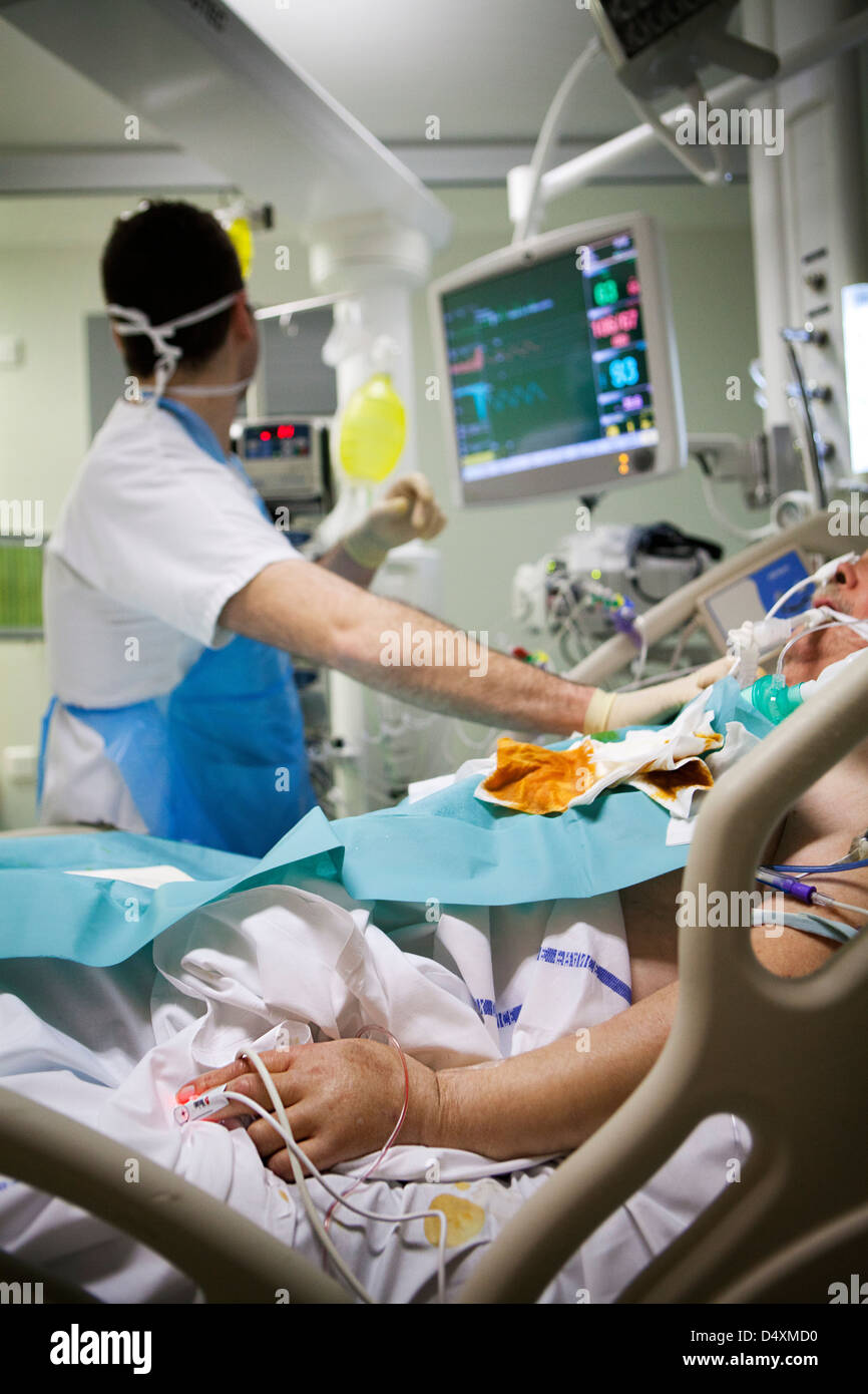 INTENSIVE CARE UNIT Stock Photo - Alamy