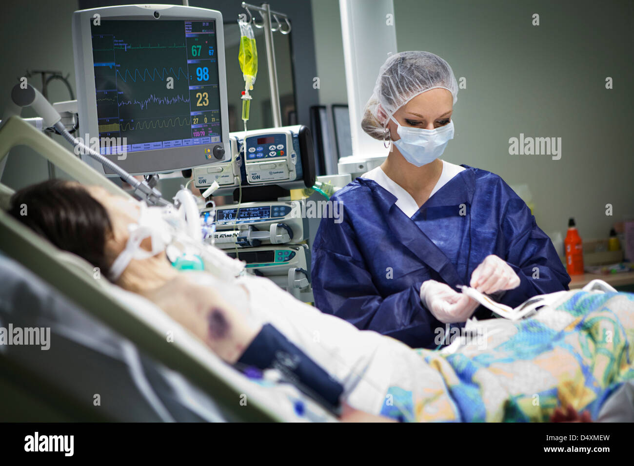INTENSIVE CARE UNIT Stock Photo - Alamy