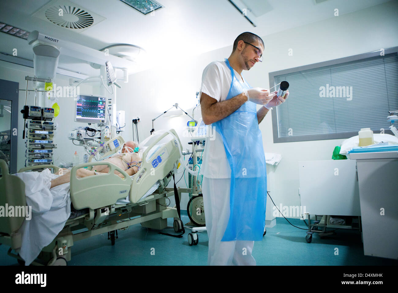 INTENSIVE CARE UNIT Stock Photo - Alamy