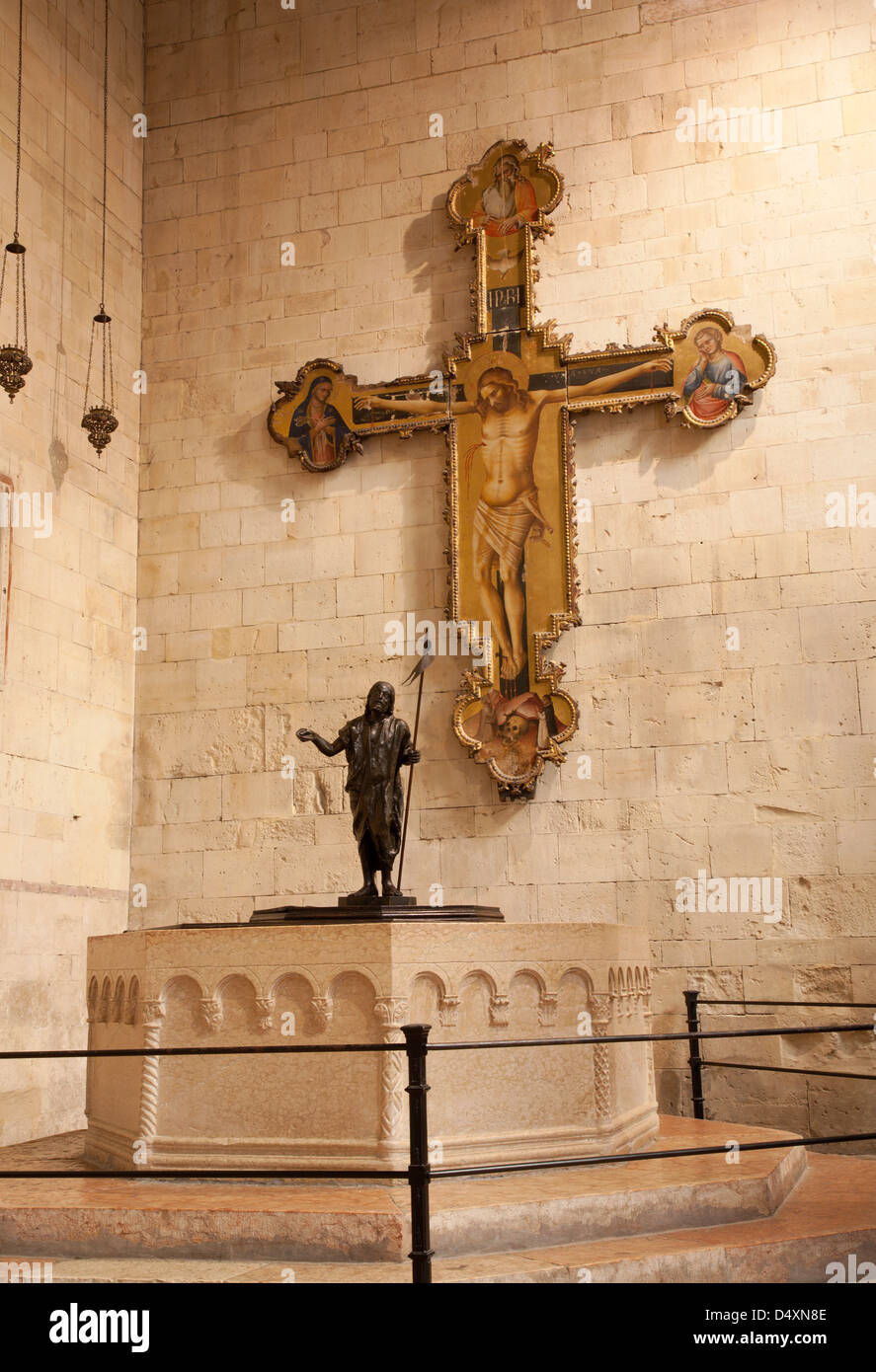 Verona san zeno basilica cross hi-res stock photography and images - Alamy