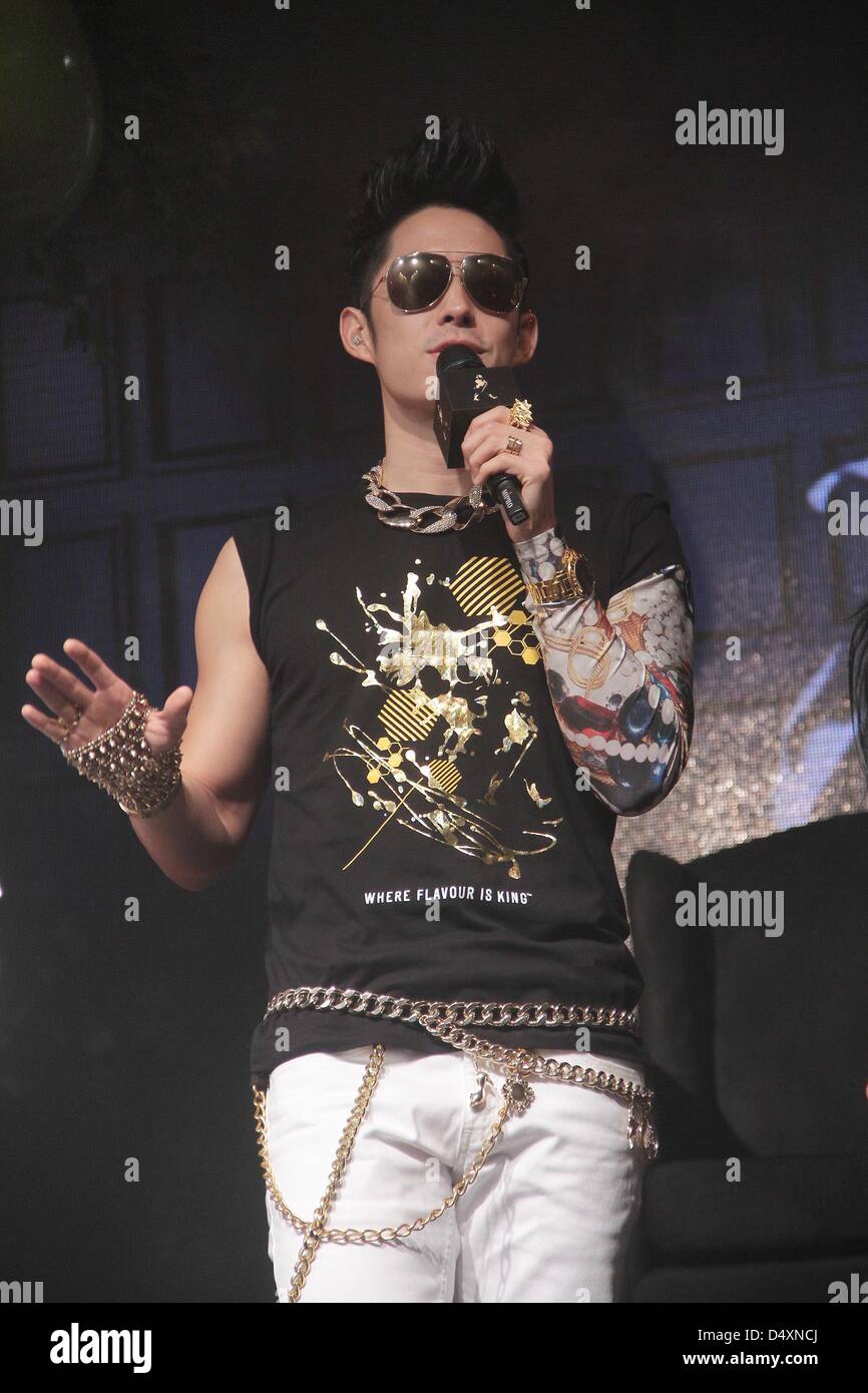 VanNess Wu attended fashion party with Alan Kuo and fashion designer in ...