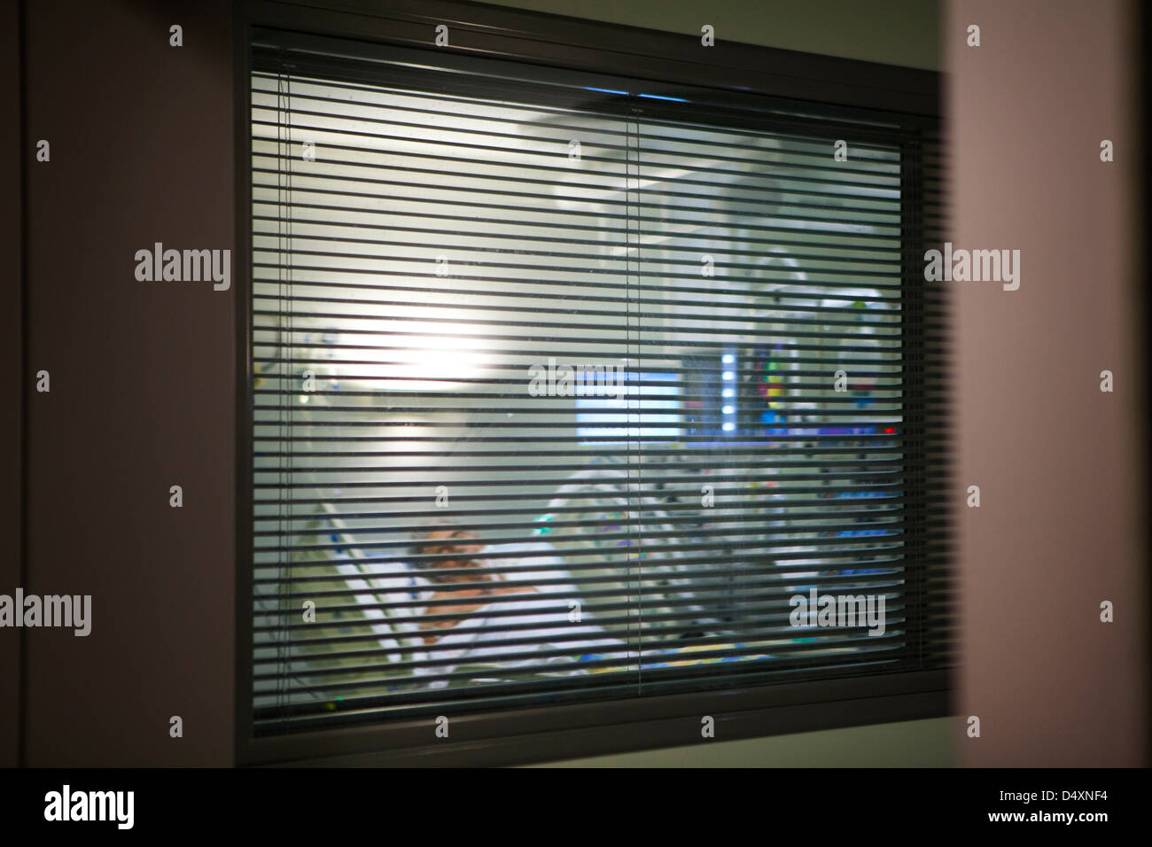 Hospital window icu hi-res stock photography and images - Alamy