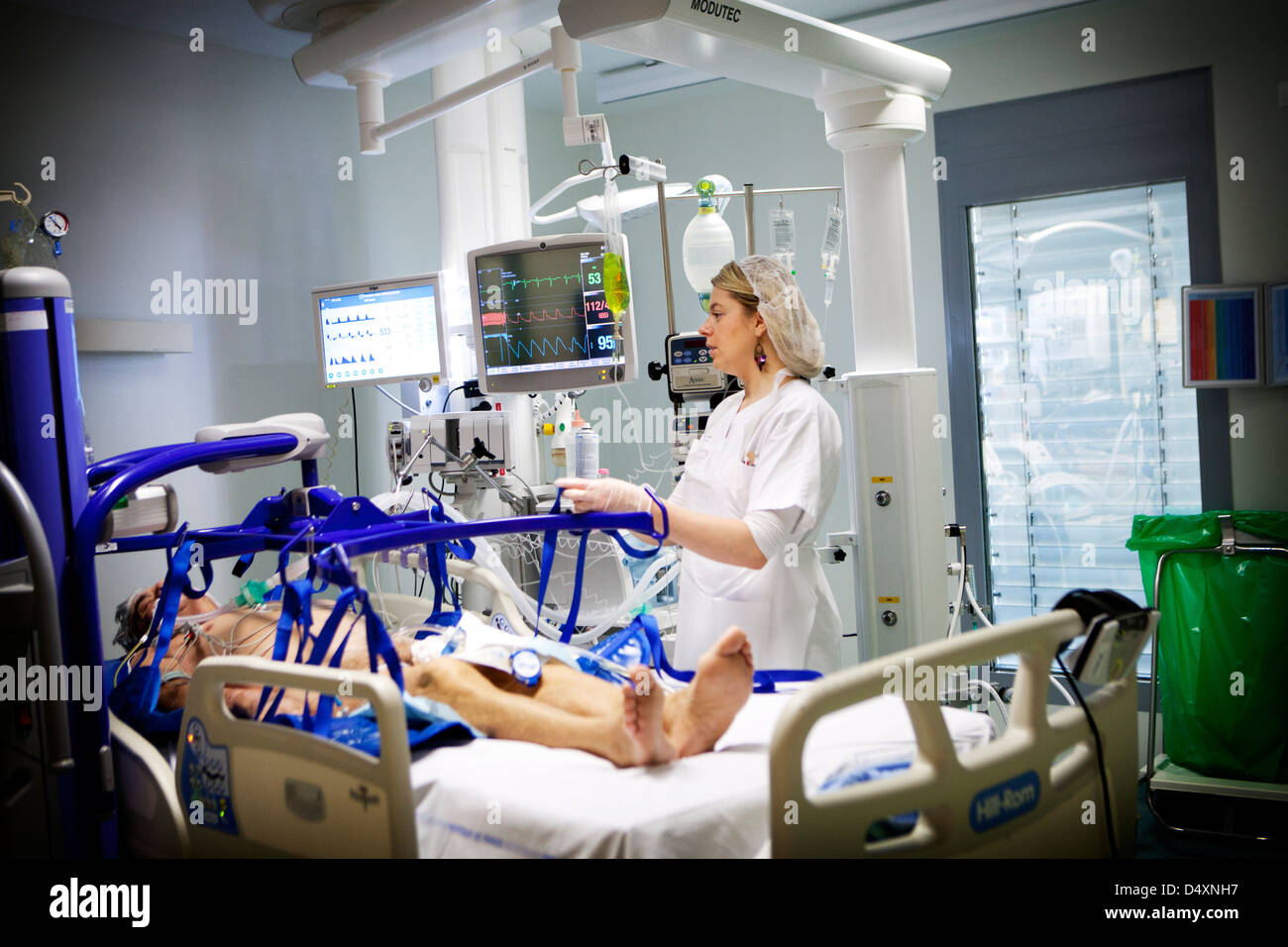 INTENSIVE CARE UNIT Stock Photo - Alamy