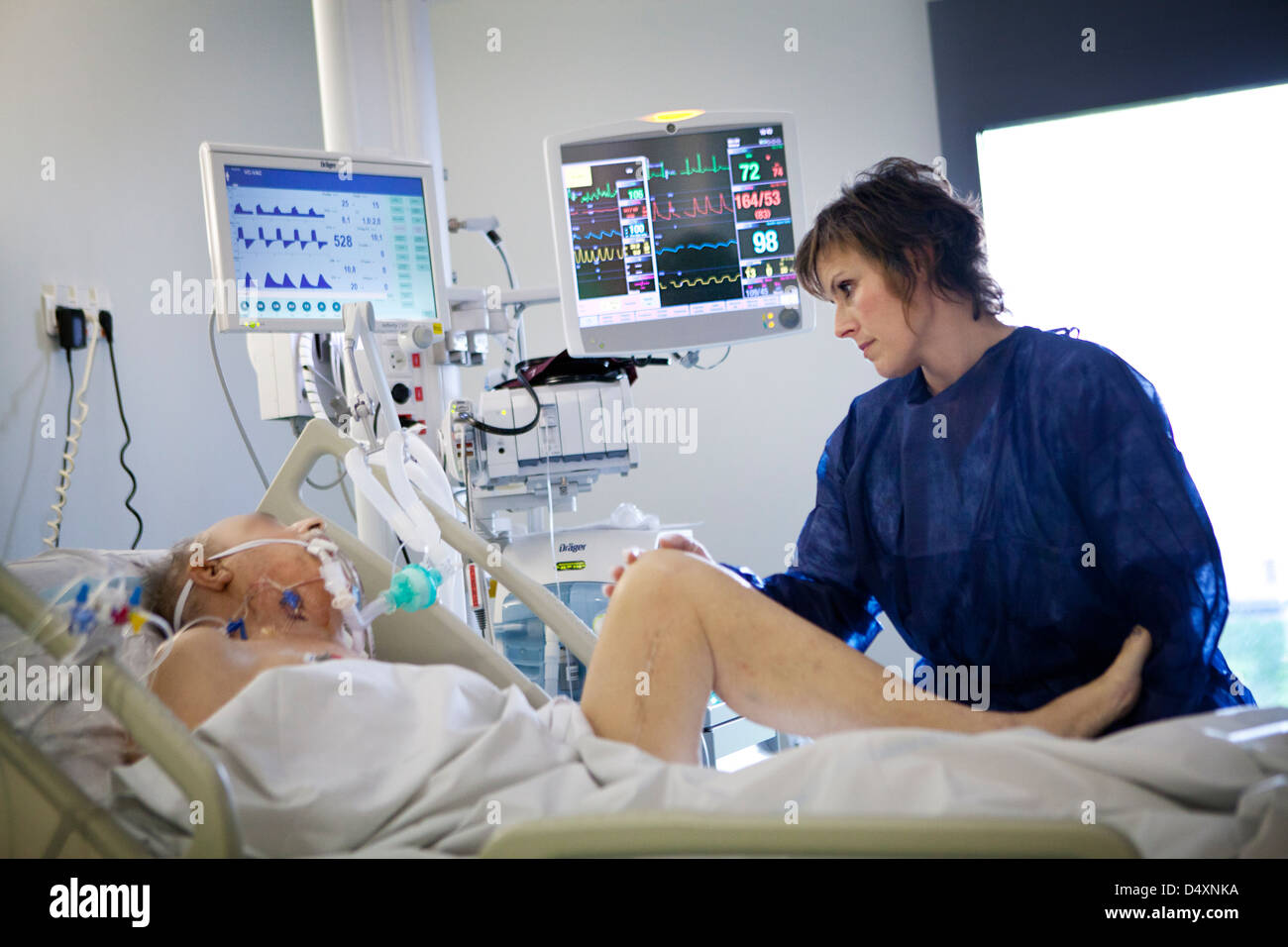 INTENSIVE CARE UNIT Stock Photo - Alamy