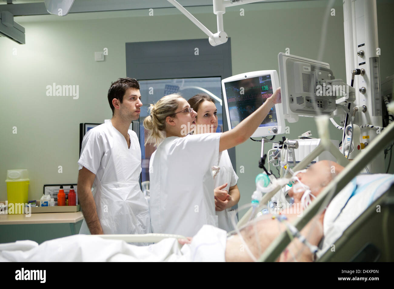 INTENSIVE CARE UNIT Stock Photo - Alamy