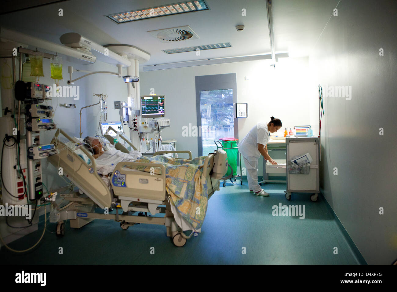 Intensive preparation hi-res stock photography and images - Alamy