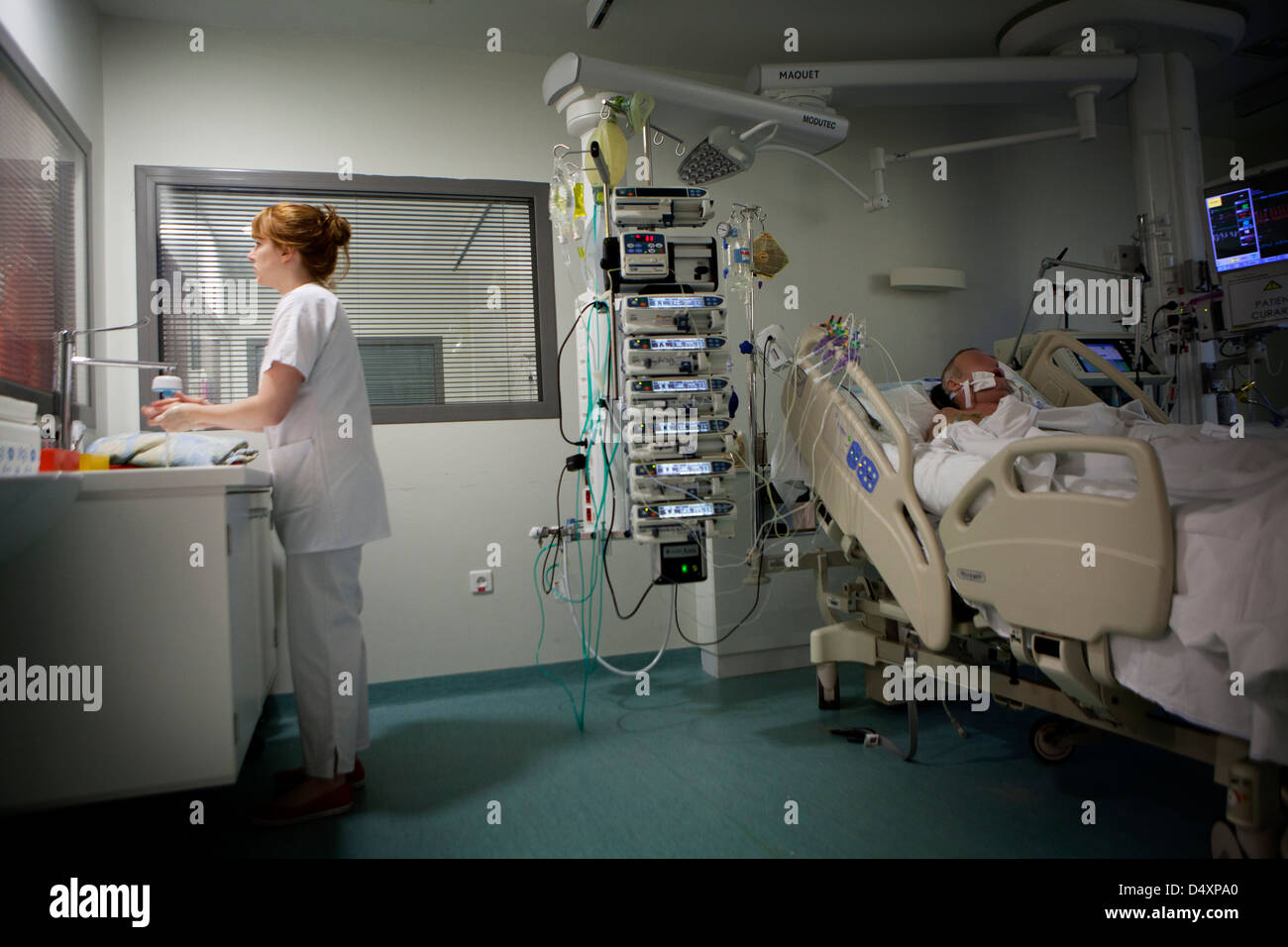 Hospital Elderly Intensive Care High Resolution Stock Photography and ...