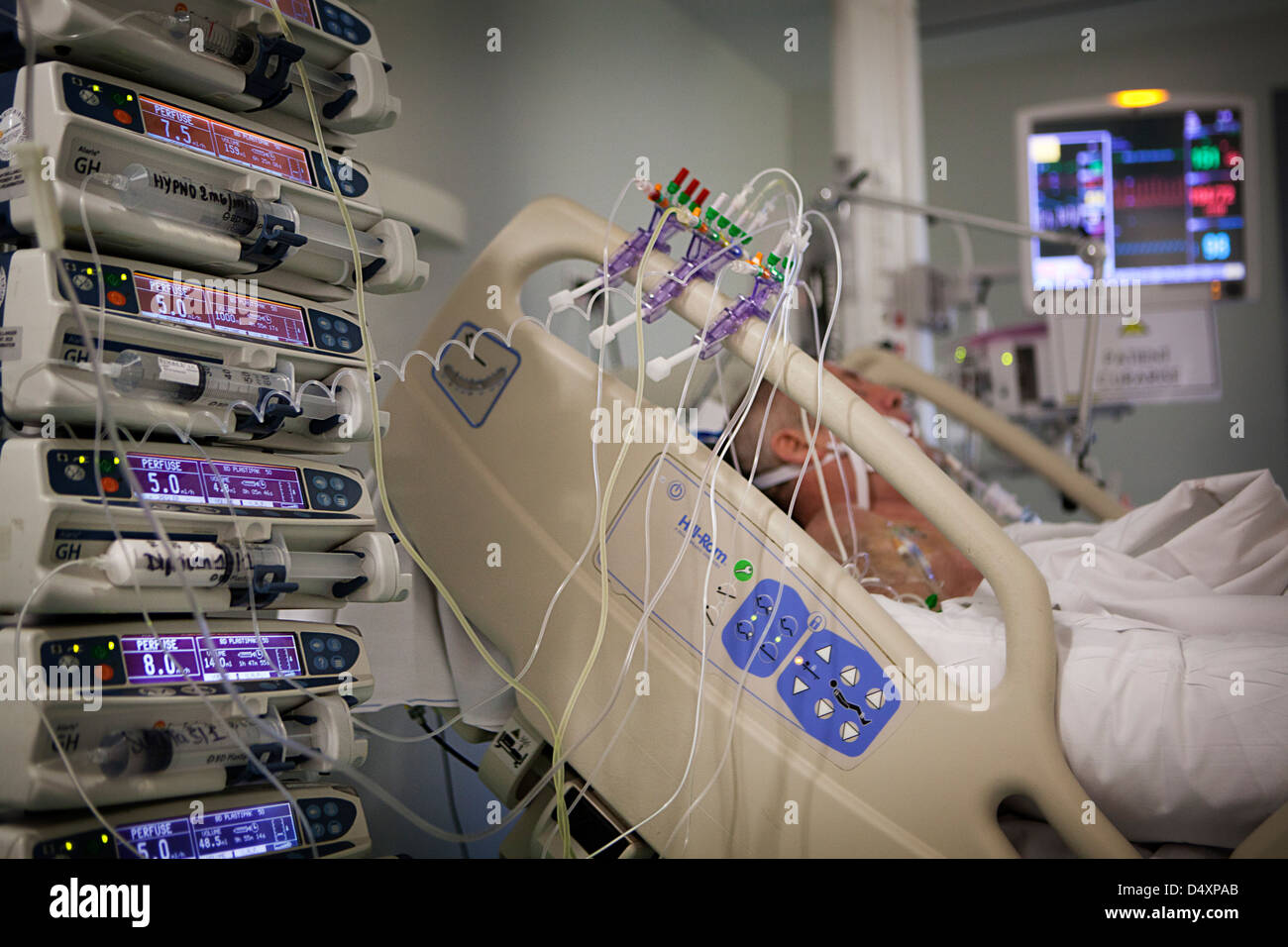 INTENSIVE CARE UNIT Stock Photo - Alamy