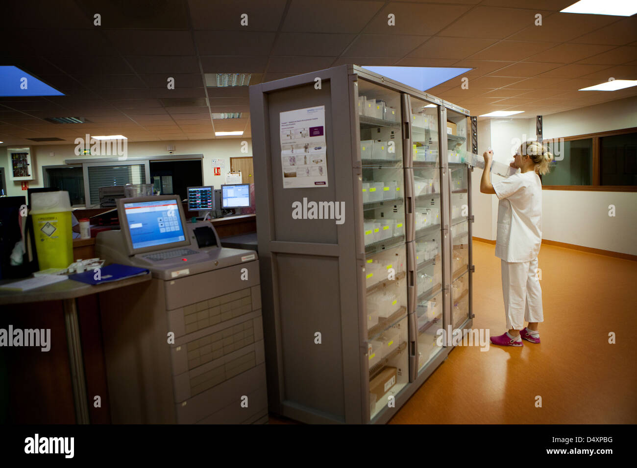 Secure unit hi-res stock photography and images - Alamy