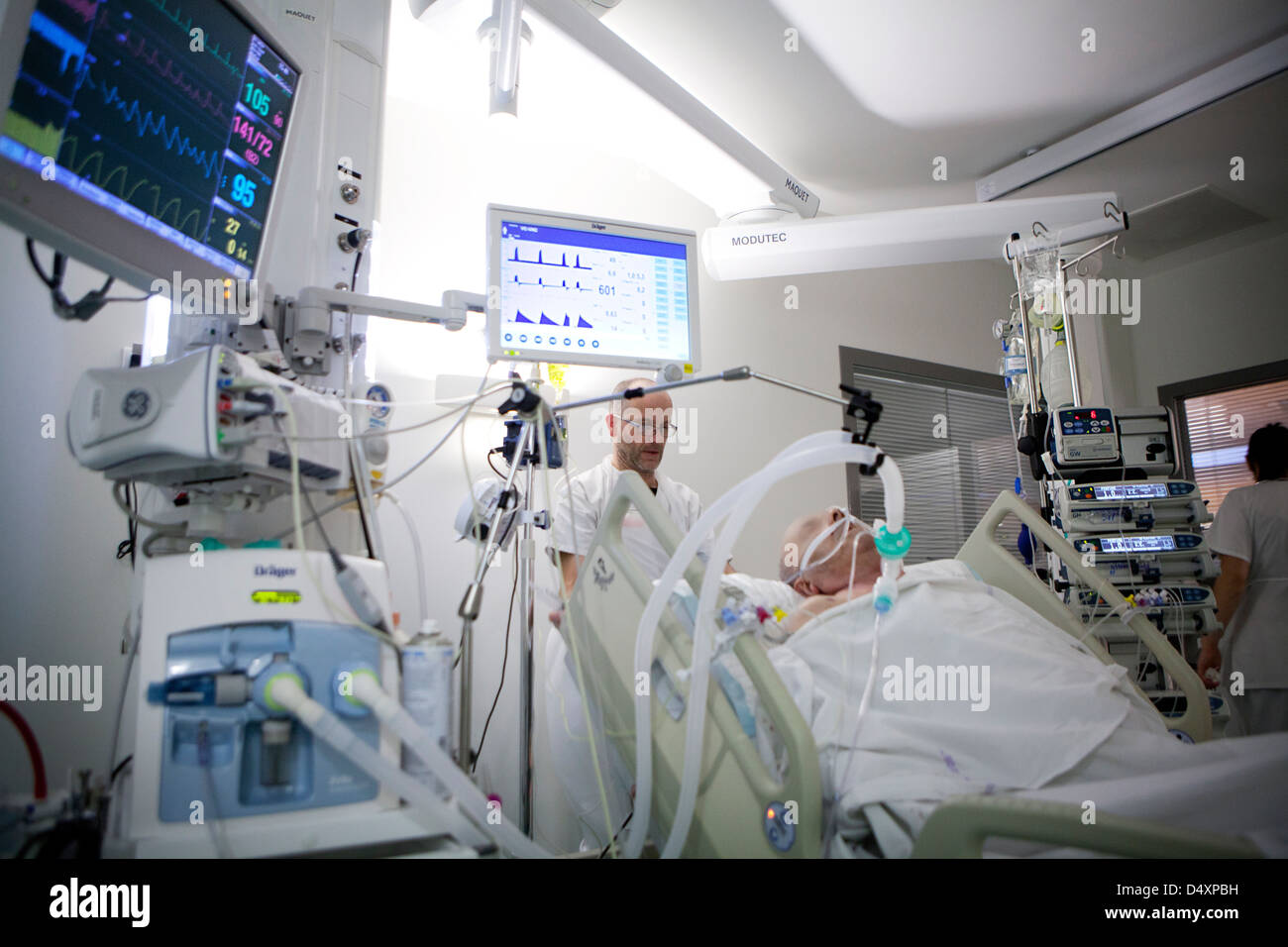 INTENSIVE CARE UNIT Stock Photo - Alamy
