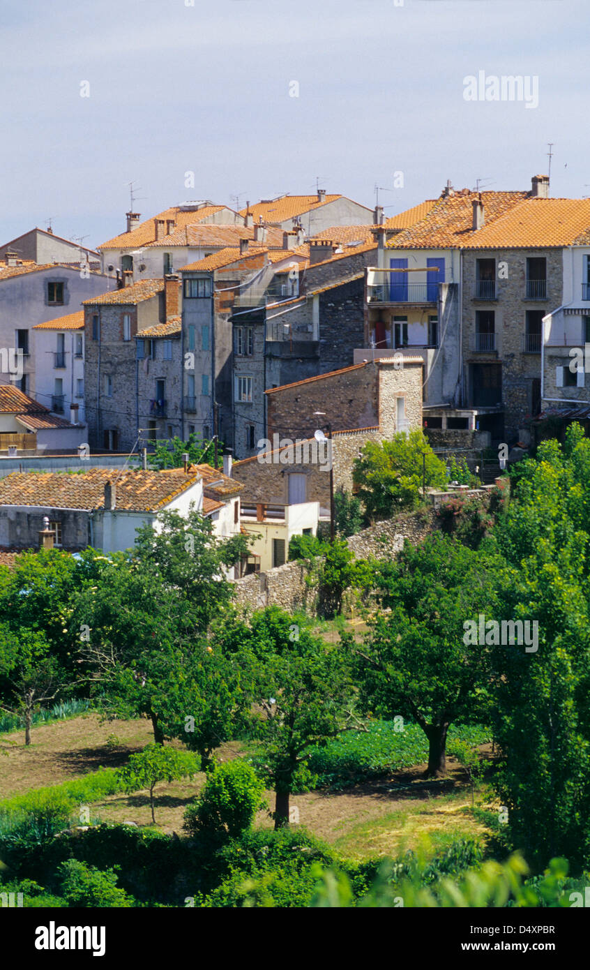 Landscape and houses at ceret hi-res stock photography and images - Alamy
