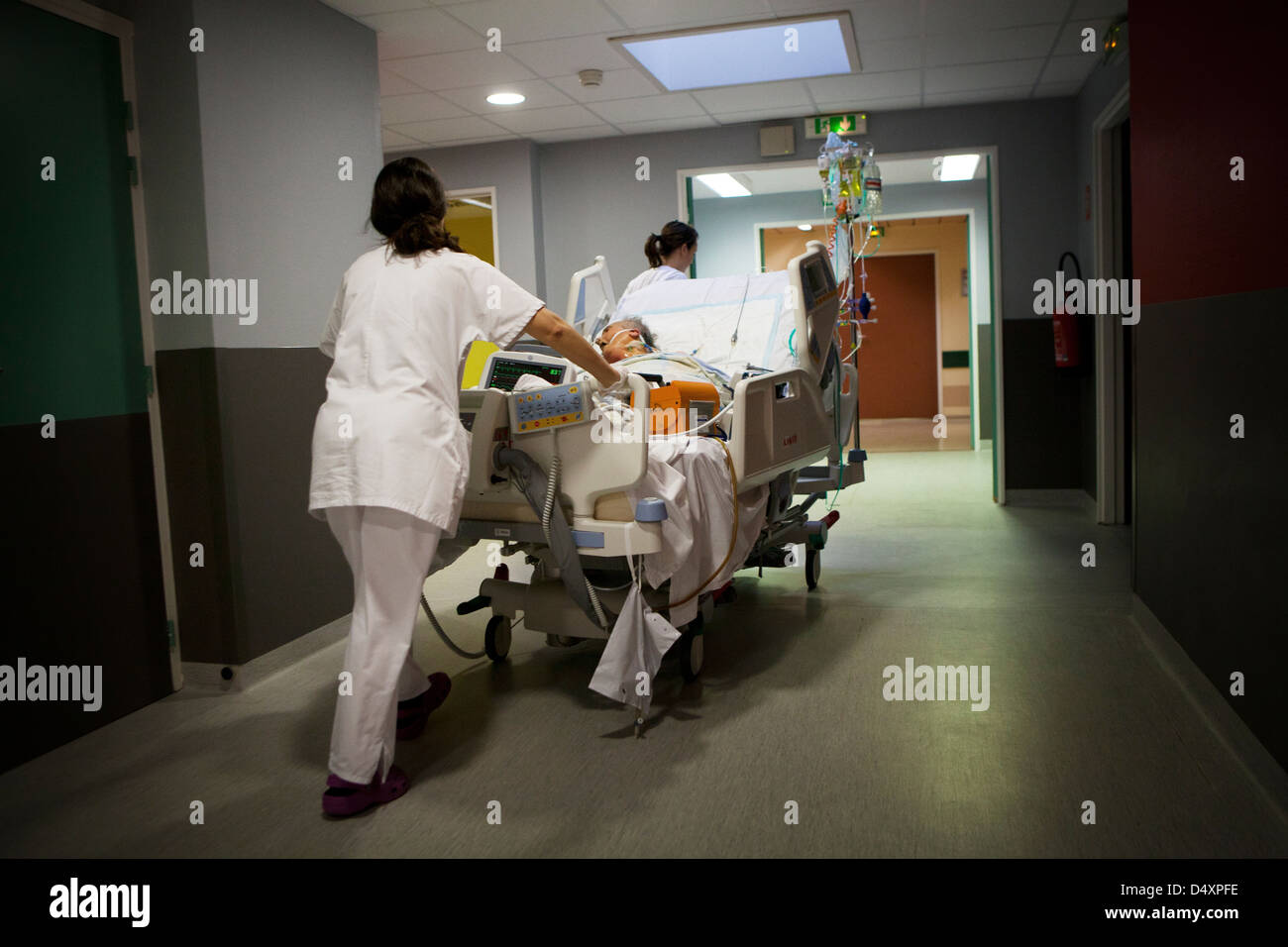 Intensive care transport hi-res stock photography and images - Alamy