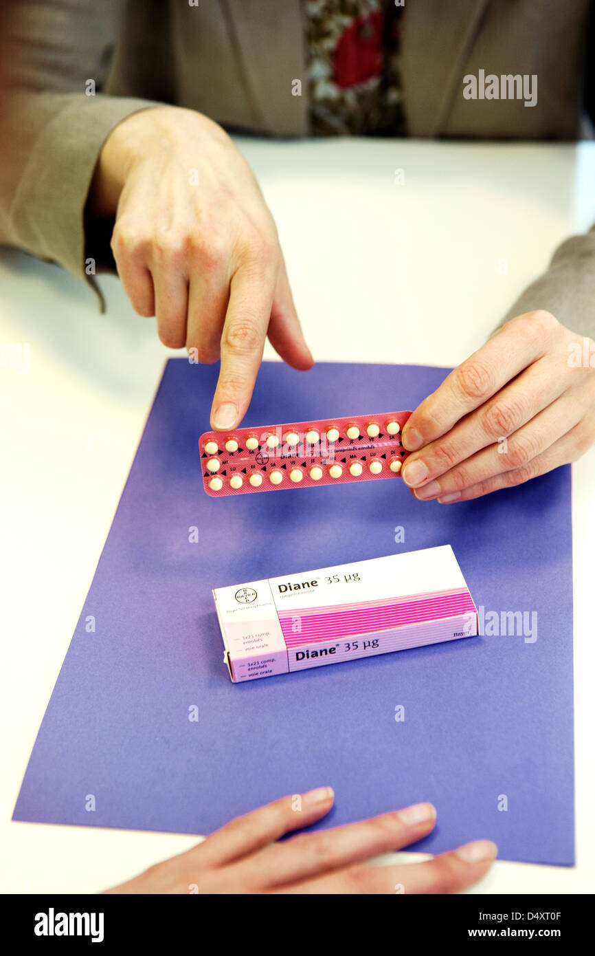 Dialogue Box High Resolution Stock Photography and Images - Alamy