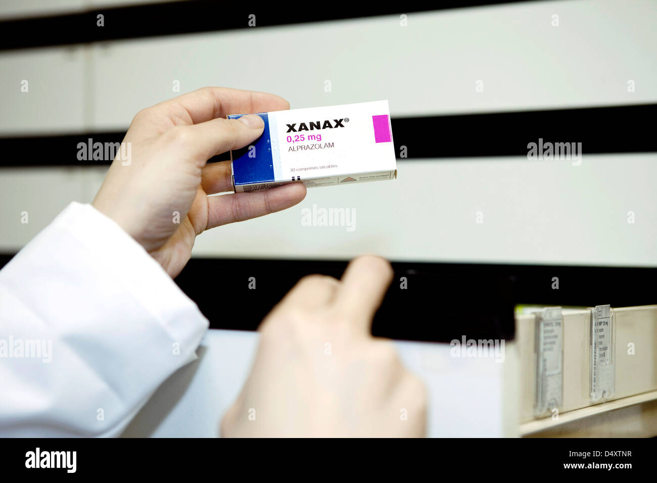 Tranquillizer d4xtnr hi-res stock photography and images - Alamy