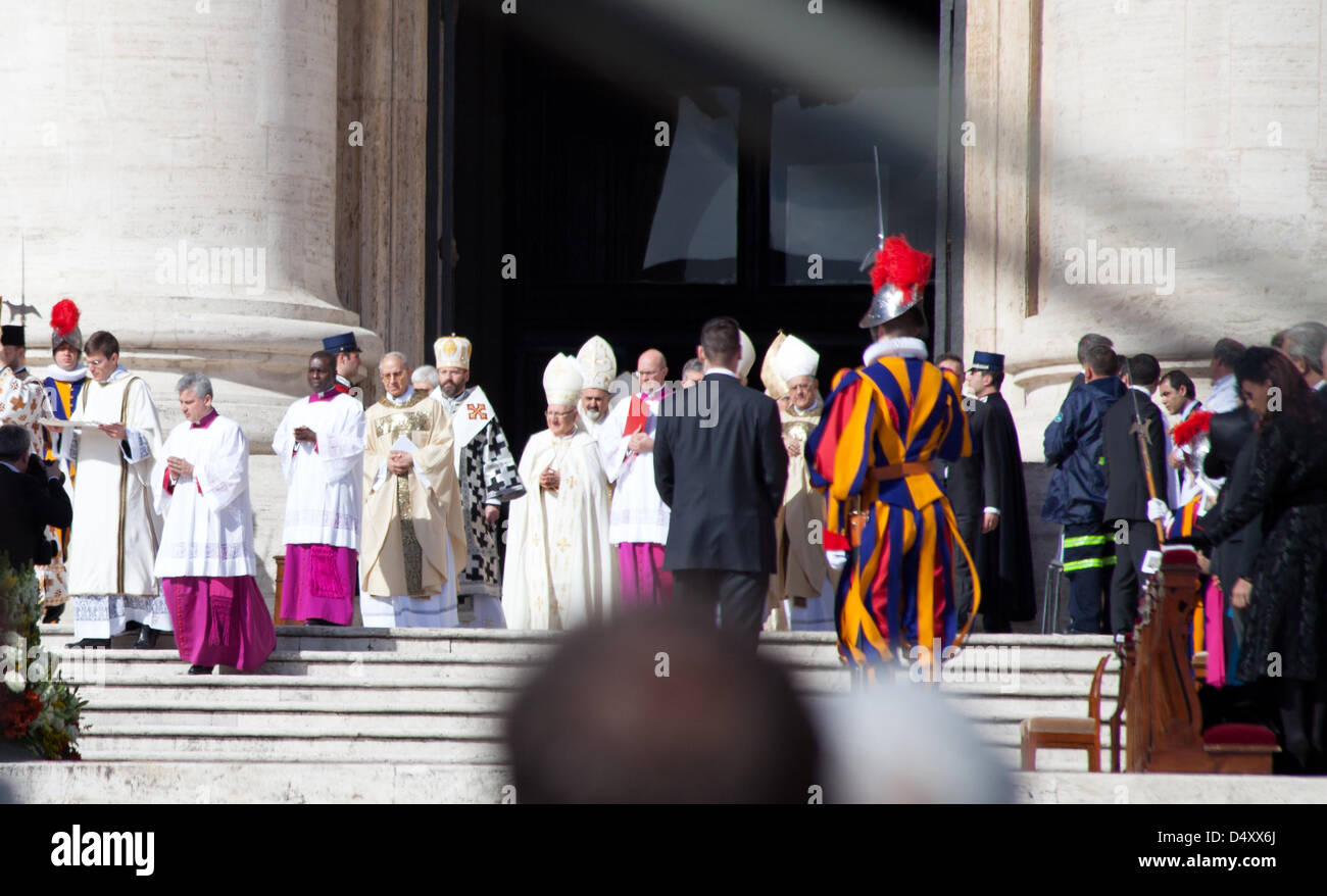 Installation ceremony hi-res stock photography and images - Alamy