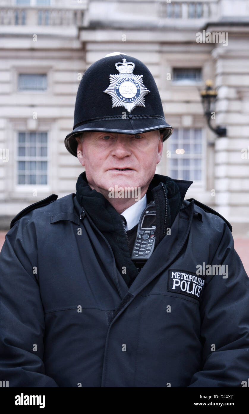Portrait of a police man Stock Photo - Alamy