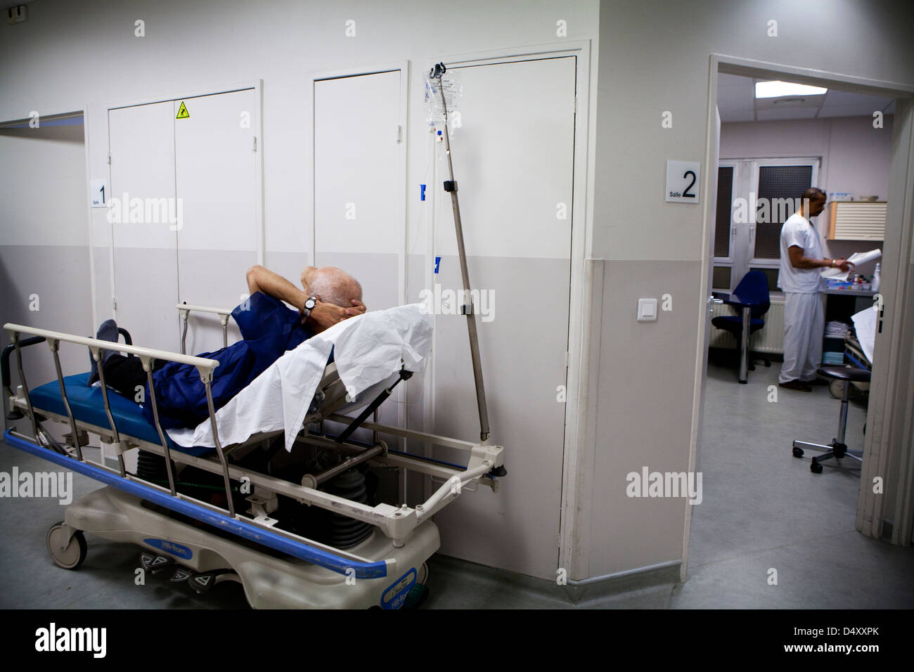 EMERGENCY CASE, HOSPITAL Stock Photo - Alamy