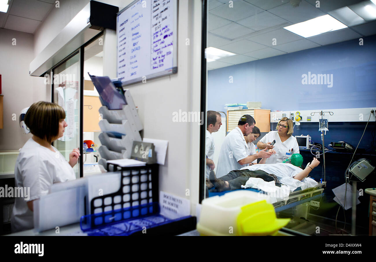 EMERGENCY CASE, HOSPITAL Stock Photo - Alamy